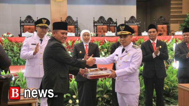 Serah Terima Jabatan Bupati Mojokerto, Muhammad Al Barra dan Rizal ...